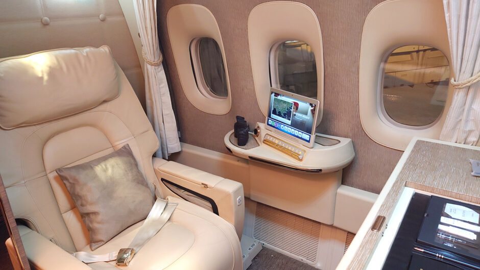 エミレーツ航空 EK313 ビジネスクラスで羽田からドバイへ♡JALマイル特典 | 旦那さまは陸マイラー！